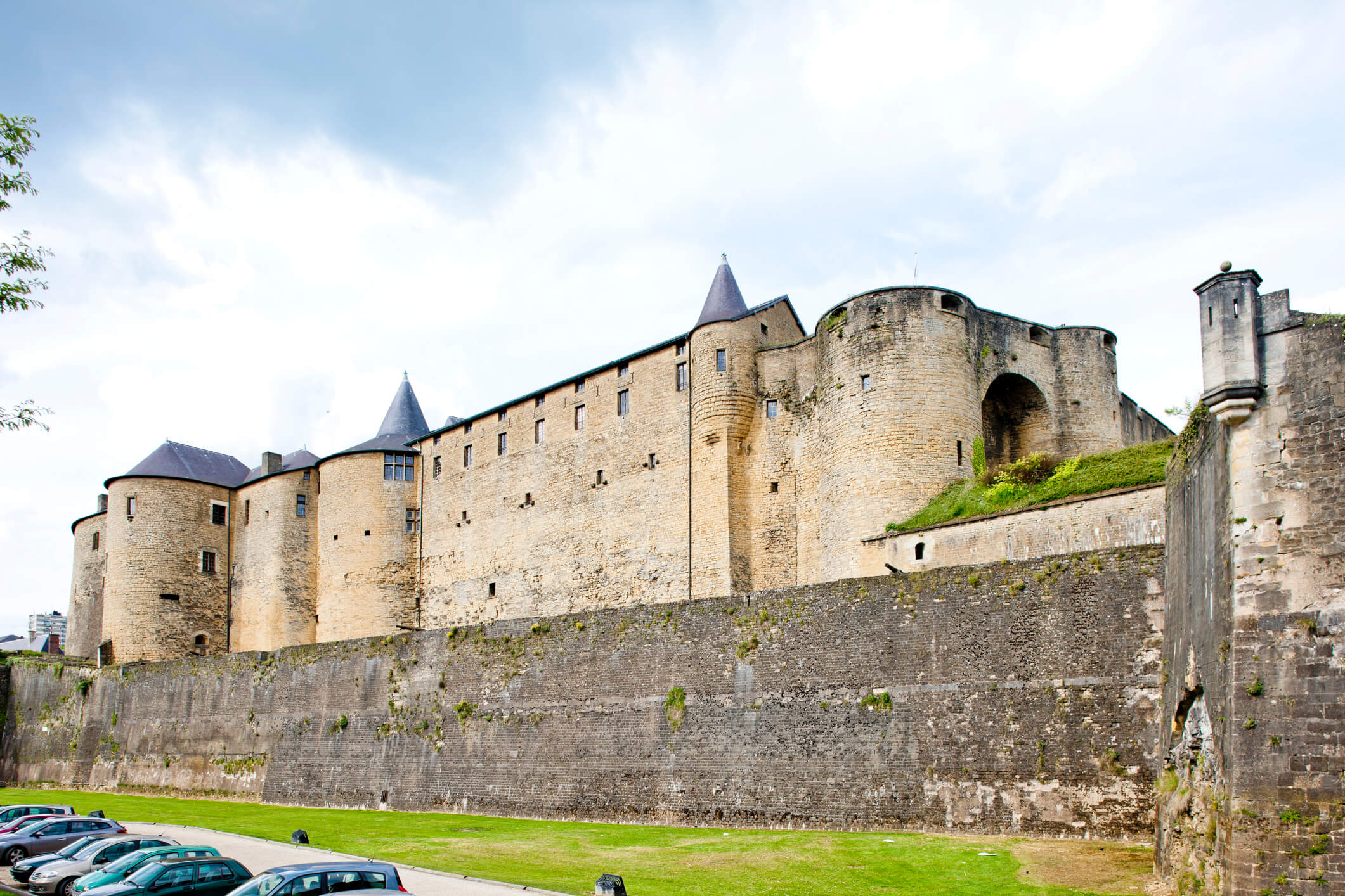 A Sedan, le plus grand château fort d’Europe - SNCF Connect