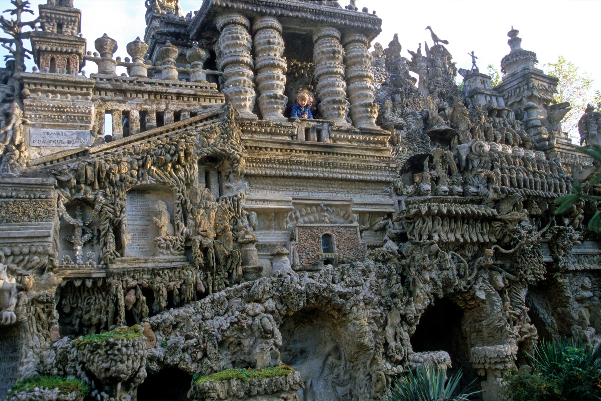 Le Palais idéal du Facteur Cheval - SNCF Connect