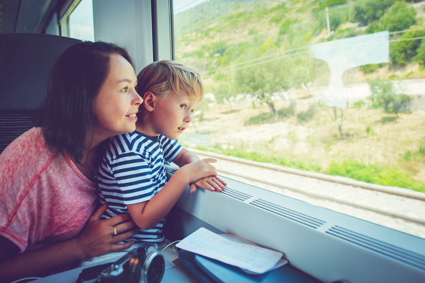 Voyager en train en famille : quelle formule choisir ? - SNCF Connect
