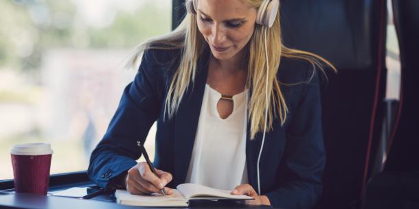 How to optimise your time on board a train - SNCF Connect