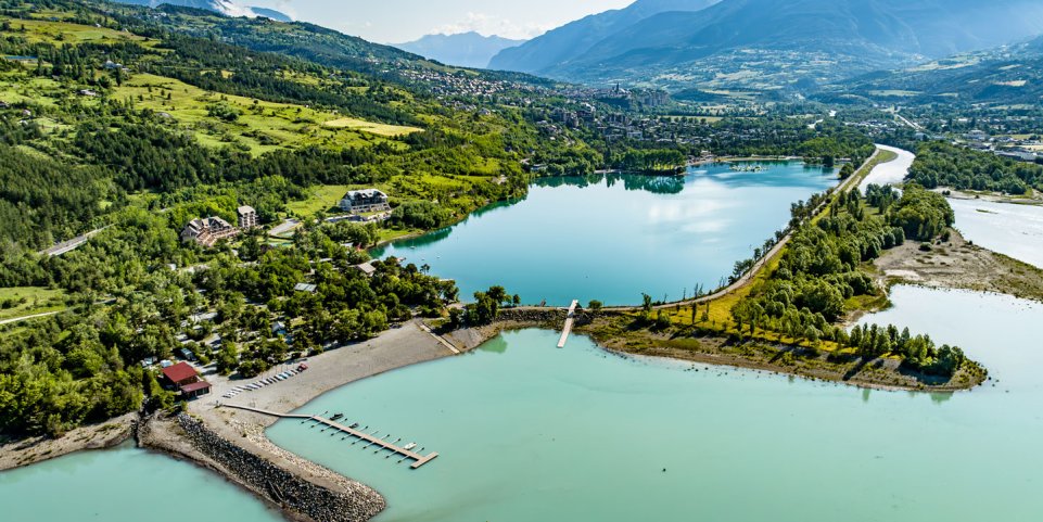 Embrun : patrimoine, lac et montagne dans les Hautes-Alpes - SNCF Connect