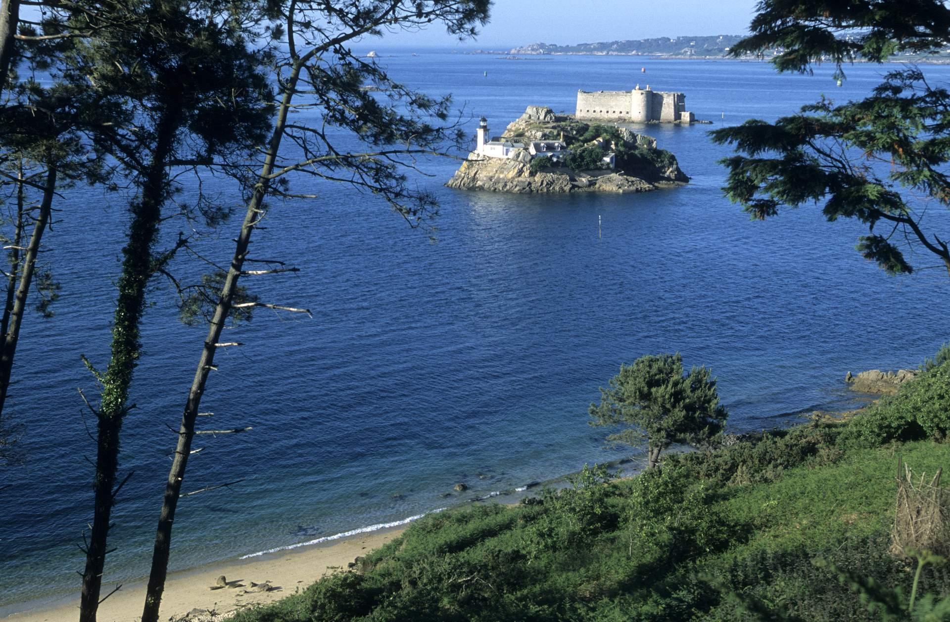 Balades sur la Presqu'île de Carantec - SNCF Connect