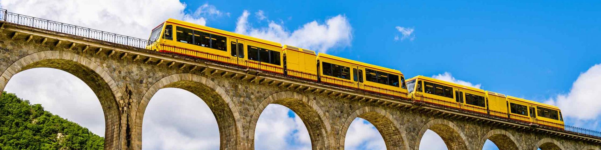 Balade touristique à bord du Train Jaune dans les Pyrénées - SNCF Connect