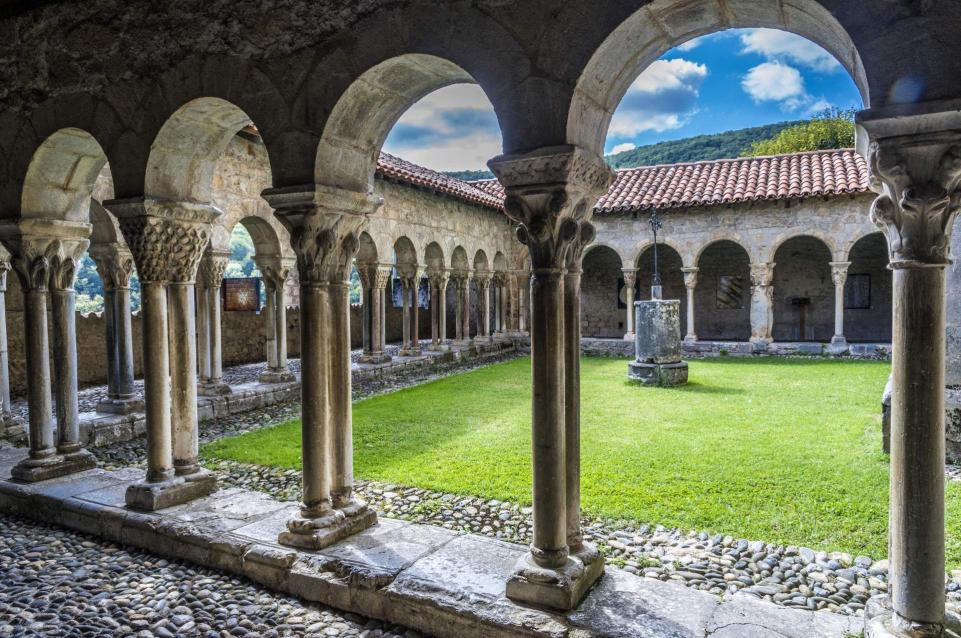 Saint-Bertrand de Comminges, un des plus beaux villages de France ...
