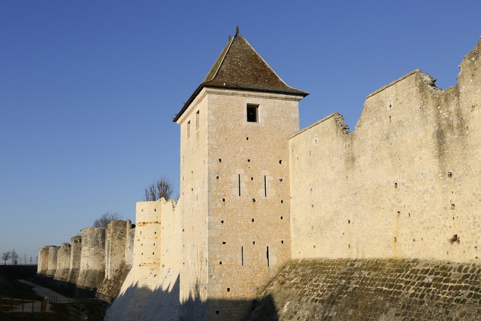 Les remparts de Provins - SNCF Connect
