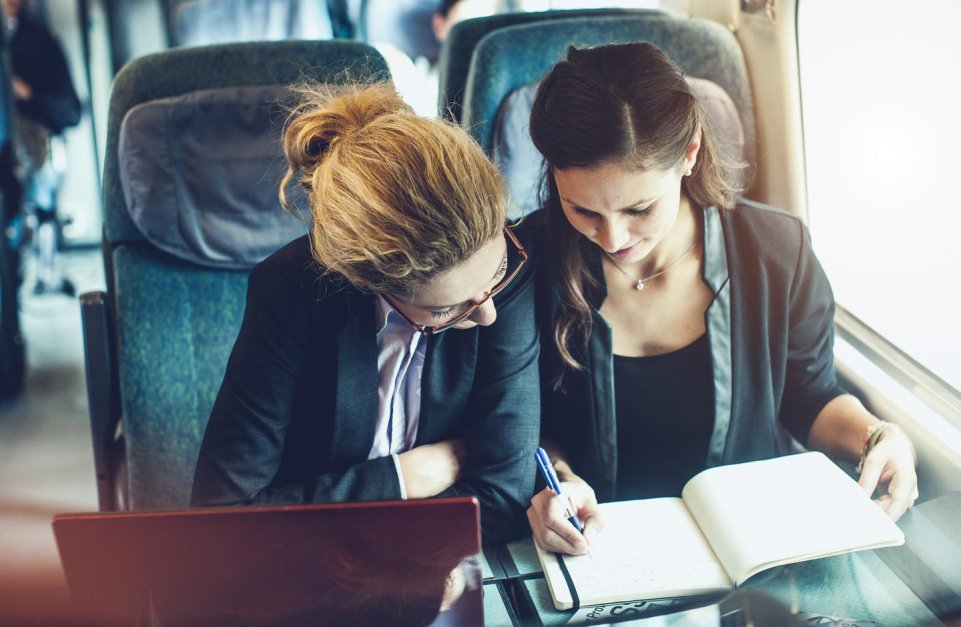 How to optimise your time on board a train - SNCF Connect