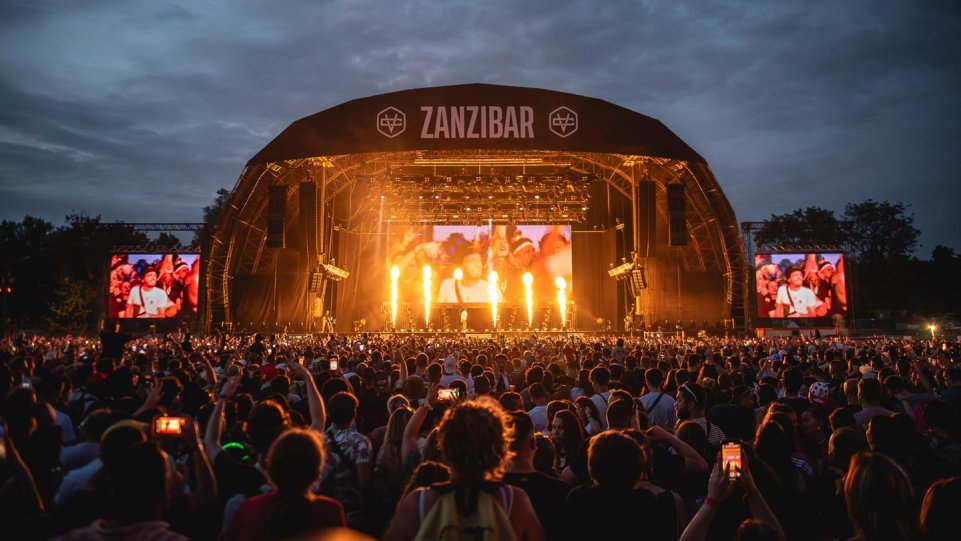 Le festival du Cabaret Vert 2024 à Charleville-Mézières - SNCF Connect